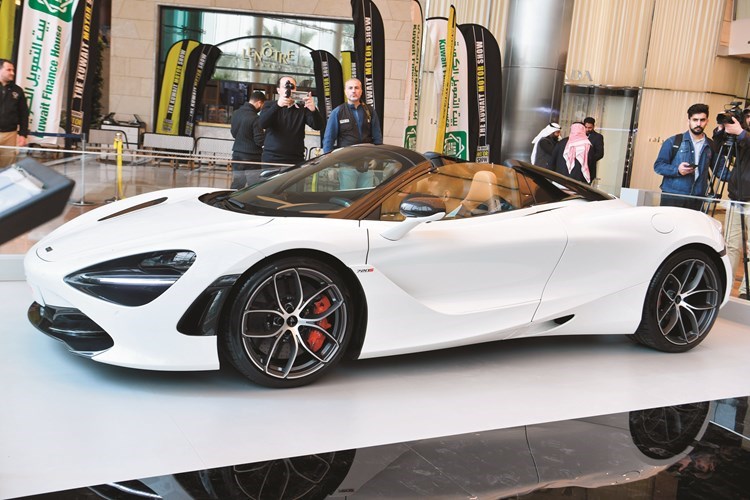 StriveME - الكشف عن ماكلارين 720S سبايدر في الكويت